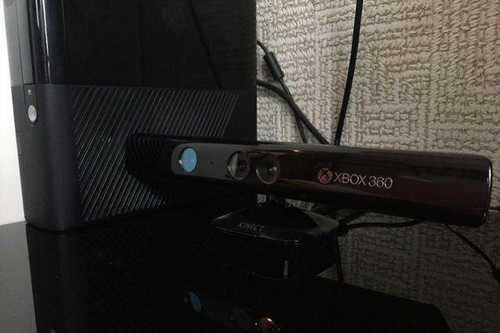 Xbox360 250Гб + Kinect + 2 геймпада + игры