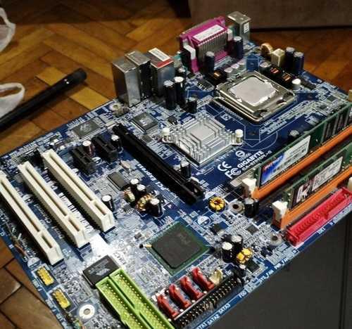 Материнка с процом и озу gigabyte GA-8I915PL-G