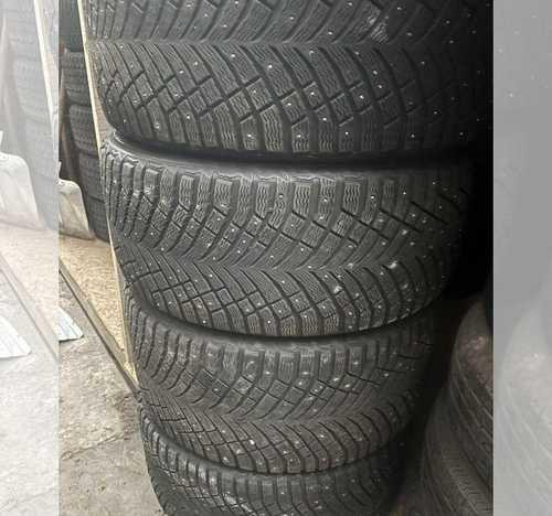 Michelin X-Ice North 4 SUV 275/40 R21 и 305/35 R21