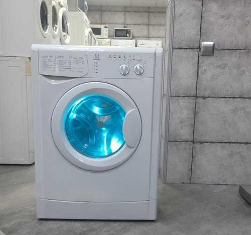 Стиральная машина Indesit wisl102(3,5кг)