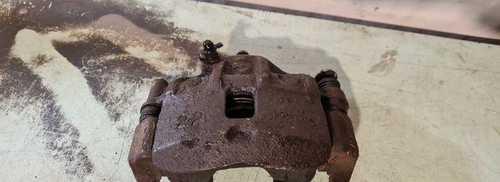 Суппорт передний правый Hyundai Getz 2002-2010