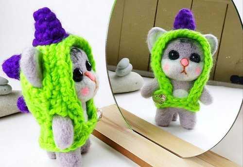 Интерьерная фигурка Котик в костюме динозавра