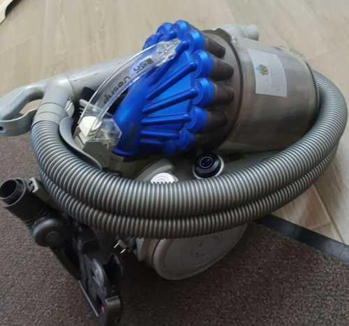 Пылесос dyson d23