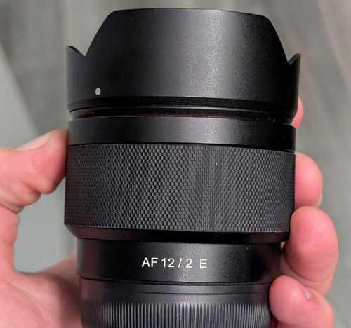 Объектив samyang 12mm f/2 sony e