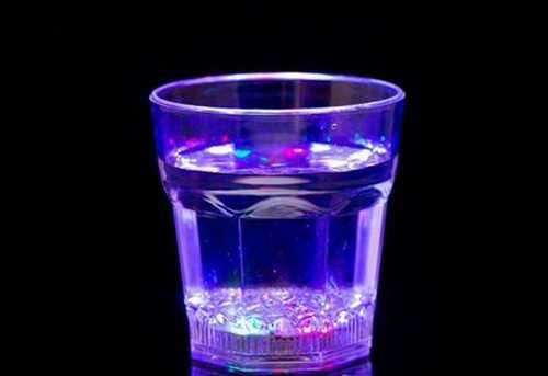 Светящийся стакан для напитков с подсветкой