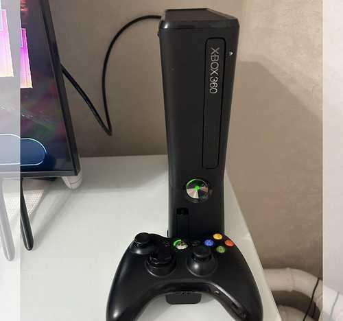 Xbox 360 S 250Gb прошитая freeboot 50 топ игр