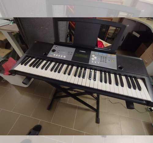 Синтезатор Yamaha PSR e233