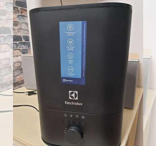 Увлажнитель воздуха Electrolux EHU 5210D