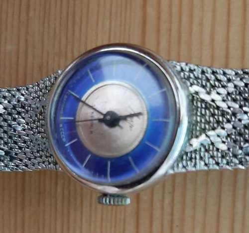 Часы наручные женские б/у луч (СССР) браслет нерж