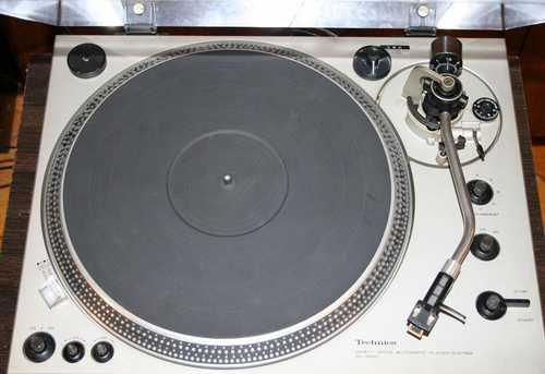 Виниловый проигрыватель Technics SL-1600