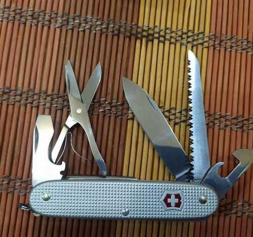 Victorinox Farmer X 0.8271.26 швейцария