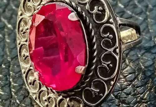 Старинный перстень с рубином