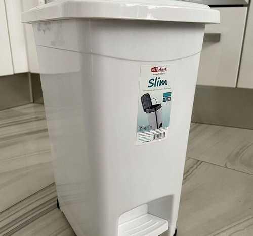 Контейнер для мусора с педалью elfplast