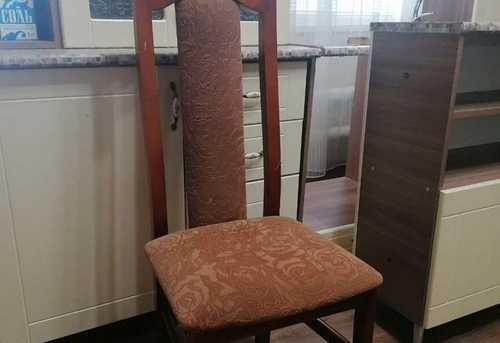Мягкий стул со спинкой