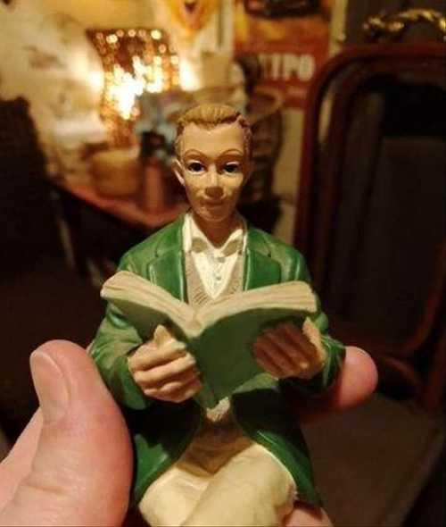 Кукла-статуэтка - Джентльмен с книгой