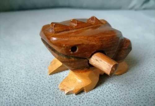 Гуиро лягушка перкуссия инструмент (Боливия)