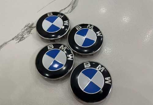 Колпачки на диски 4 шт BMW 68 мм белые с синим