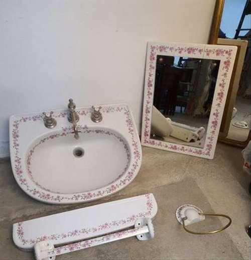Антикварный набор. Ванная комната. Фарфор. XX век