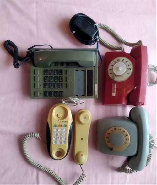 Старый советский телефон СССР