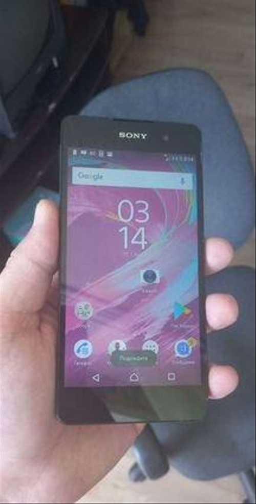 Телефон Sony Xperia E5 16GB