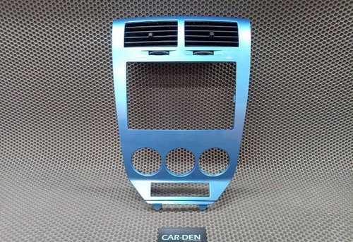 Накладка/панель центральная Dodge Caliber 06-11