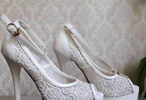 Туфли женские 36 размер белые