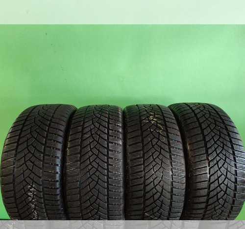 Goodyear UltraGrip Performance 225/40 R18