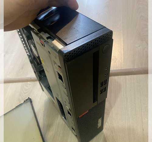 Lenovo thinkcentre m715s