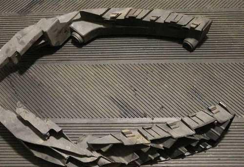 Кронштейн фары левый Jeep Grand Cherokee WK2 рест