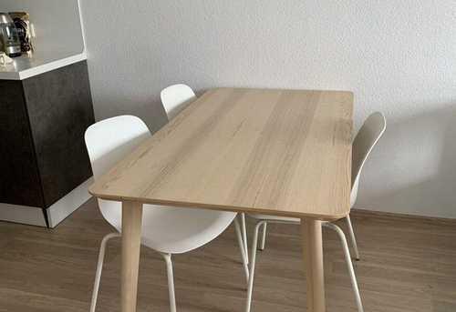 Стол обеденный деревянный