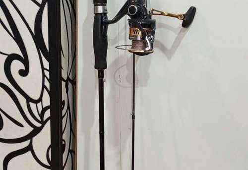 Катушка shimano sahara 3000 и удилище Favorite X1