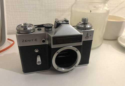 Плёночный фотоаппарат Zenit-E