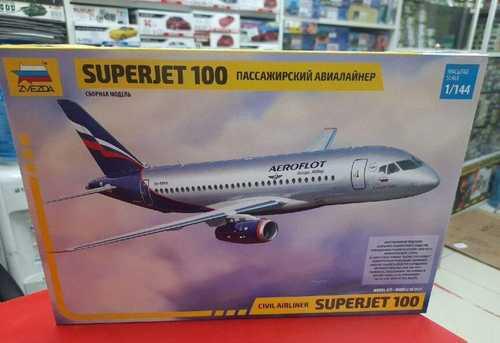7009 Самолет "Суперджет 100", 1:144 Звезда