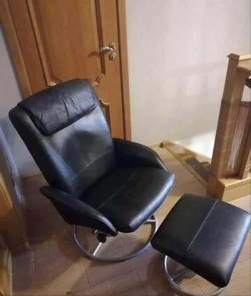 Кожанное кресло с пуфом IKEA malung