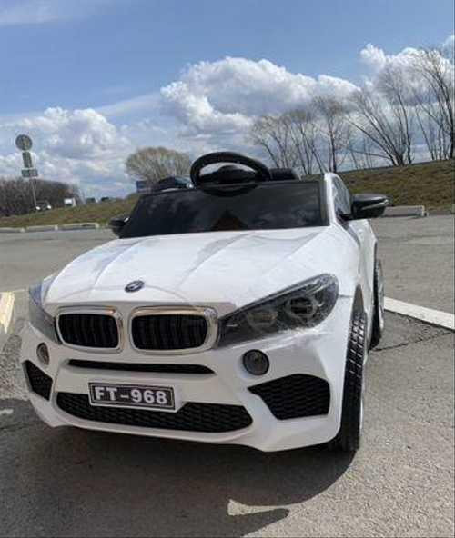 Электромобиль BMW белый