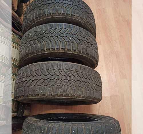 Bridgestone Blizzak Spike-01 195/60 R15 88T