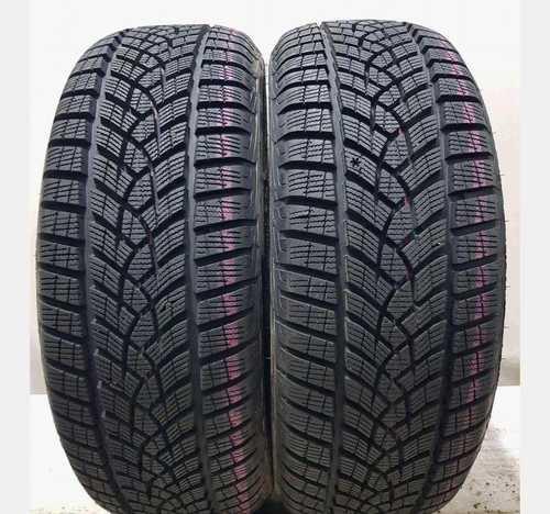 Goodyear UltraGrip Performance  205/55 R17 95V