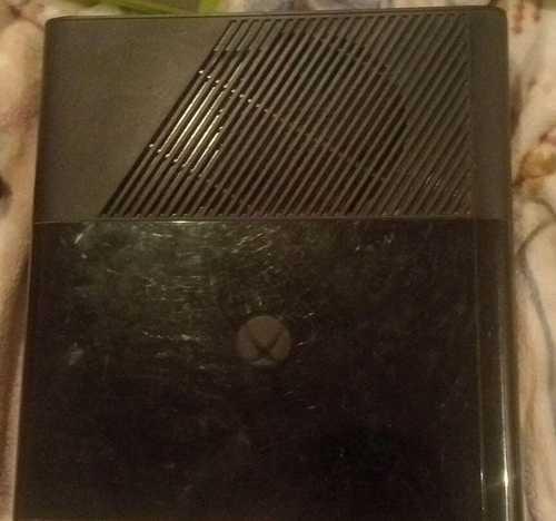 Xbox 360 с 9 играми