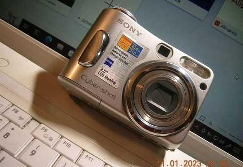 Почти новый фотоаппарат Sony DSC-S90