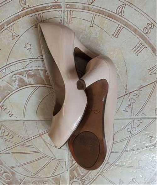 Туфли женские Clarks 39,5 Nude с открытым мысом