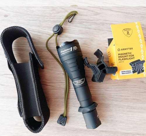 Фонарь armytek predator с подствольным креплением