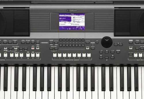Yamaha PSR S670
