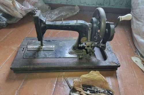 Старинная швейная машинка husqvarna freja