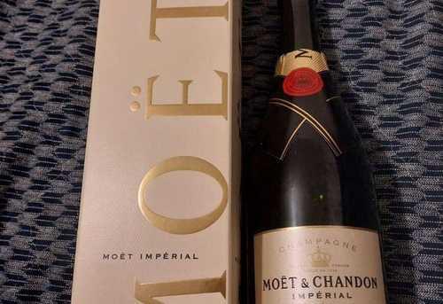 Коробка и бутылка от шампанского MOËT