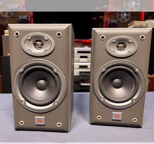 Колонки JBL e20