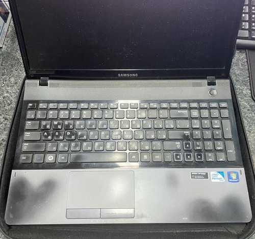 Ноутбук Samsung np300e5a - s0hru