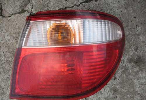 Задний правый фонарь дефект Nissan Almera N16