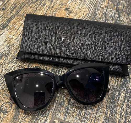 Солнцезащитные очки furla