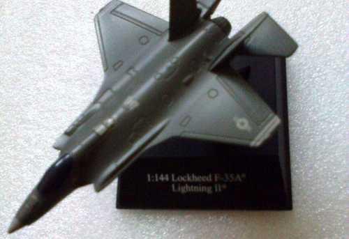 1/144 Модель самолёта Lockheed F-35А. NewRay