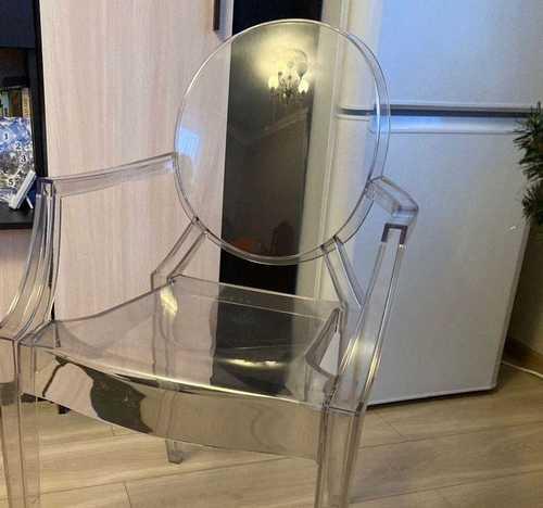 Стул Louis Ghost от Kartell